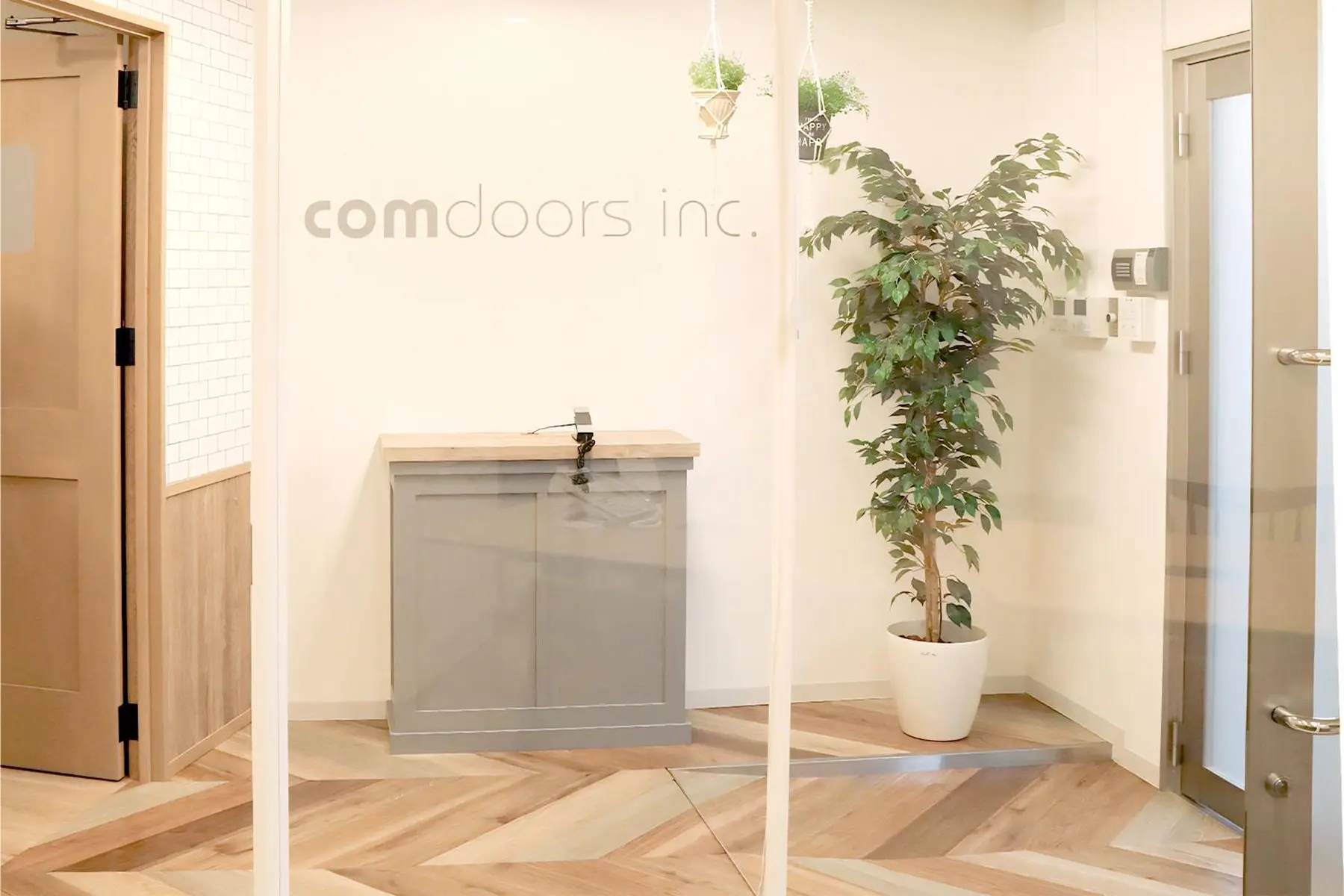 株式会社コムドアーズのエンジニア求人・転職・採用 | 【フルリモート可】自社スマホアプリ（BtoC）Android ・iOSエンジニア｜所定労働時間 7時間｜平均残業時間45分/日（2024年 ...